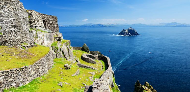 Wild Atlantic Way - Complete Road Trip Guide | Avis UK
