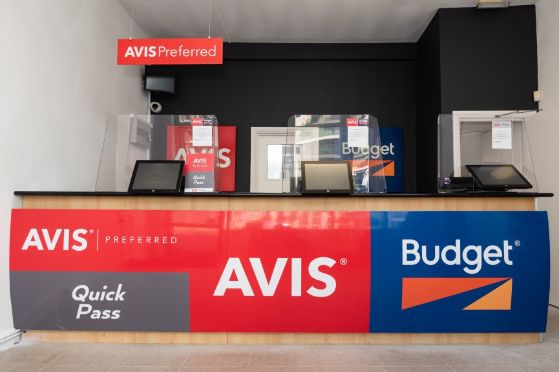 Car Hire London Battersea | England | Avis UK