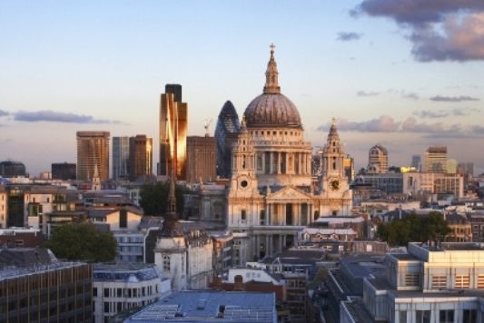 Car Hire in the UK, Europe and Worldwide | Avis Car Rentals