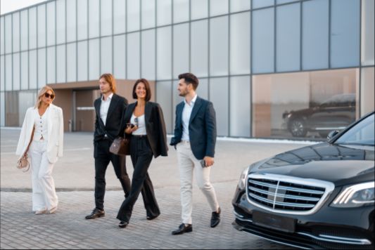Corporate Car Rental, Chauffeur Drive & Leasing Services | Avis Singapore